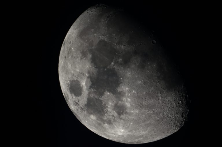 The moon on a cold December Evening! - Sky & Telescope - Sky & Telescope