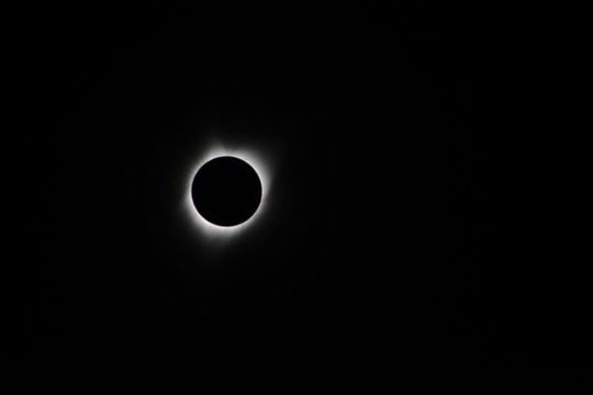 Total solar eclipse. - Sky & Telescope - Sky & Telescope