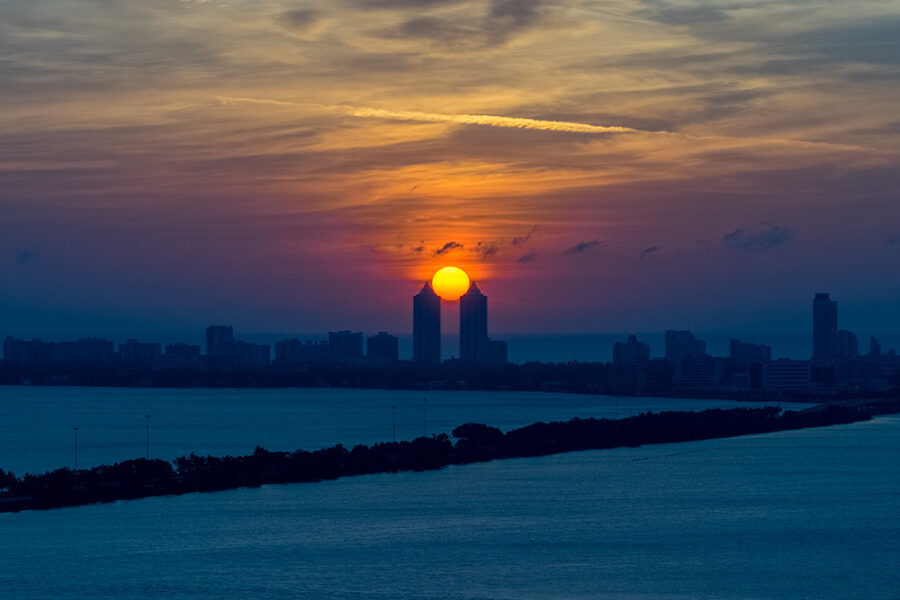 Sunrise at the Blue-Green Diamond Towers, Miami Beach - Sky & Telescope ...
