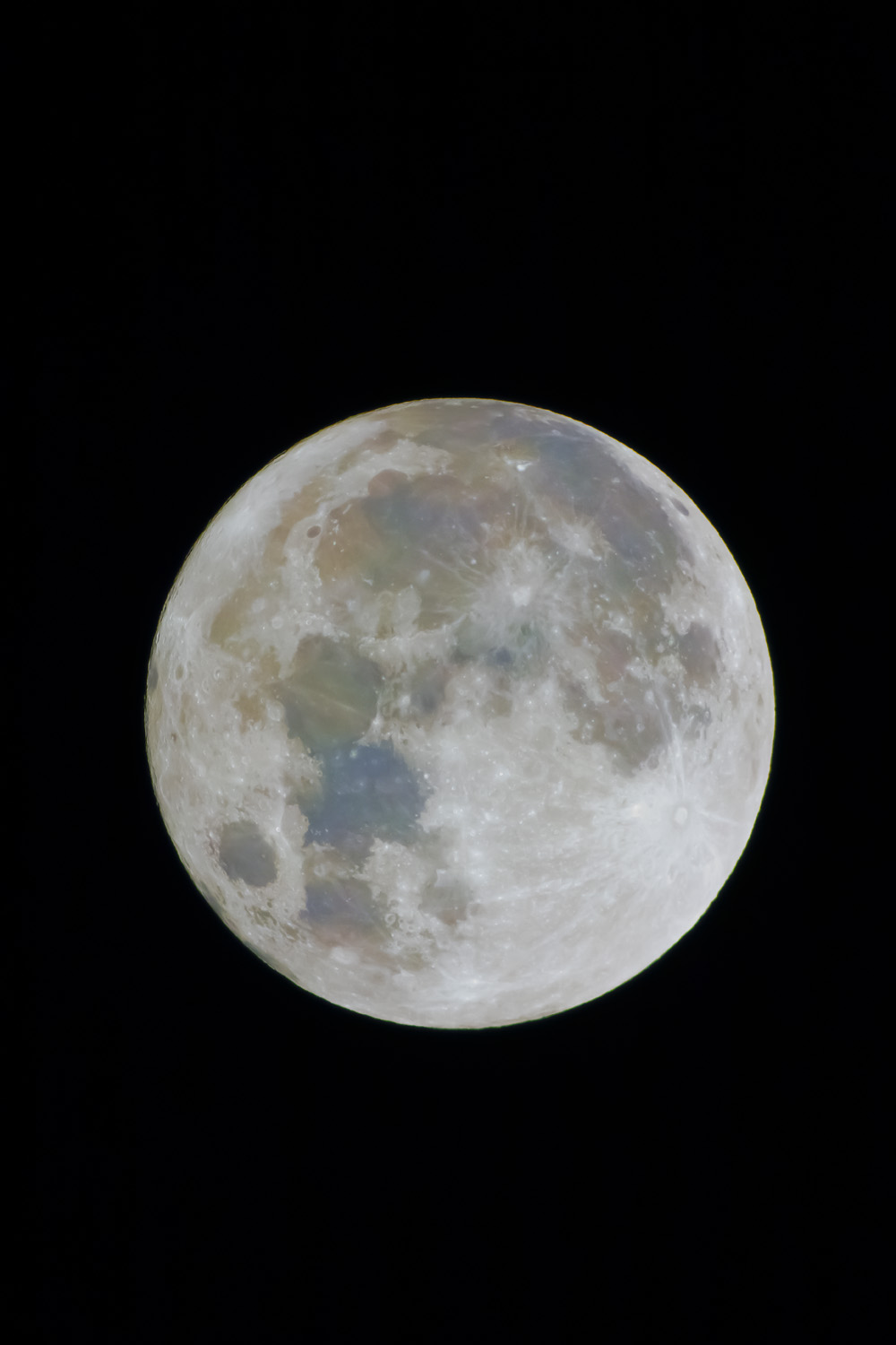 Full mineral moon - Sky & Telescope - Sky & Telescope