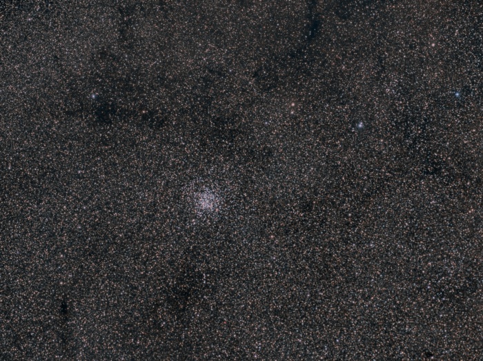 The Wild Duck Cluster Surrounded by Dark Nebulae - Sky & Telescope ...