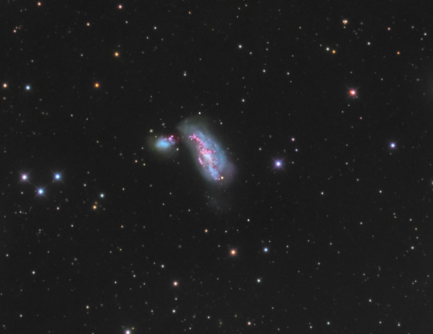 ARP 269 an interacting pair located in Canes Venatici. 25 million light ...