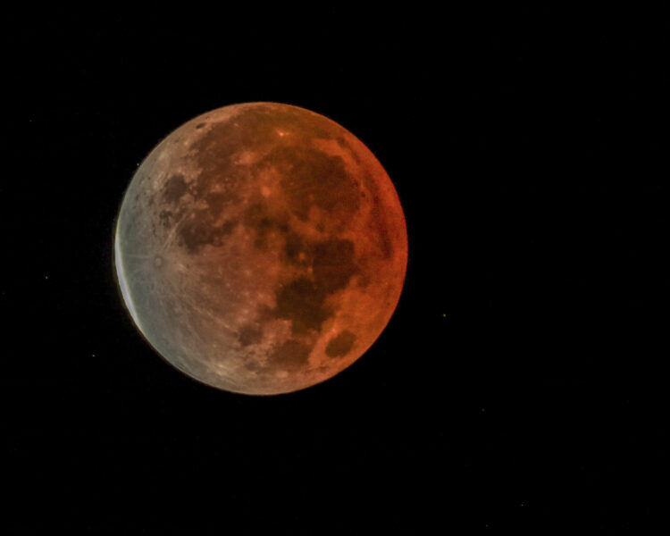 Lunar Eclipse Maximum - Sky & Telescope - Sky & Telescope