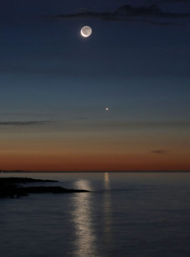 Solving an Earthshine Mystery - Sky & Telescope - Sky & Telescope