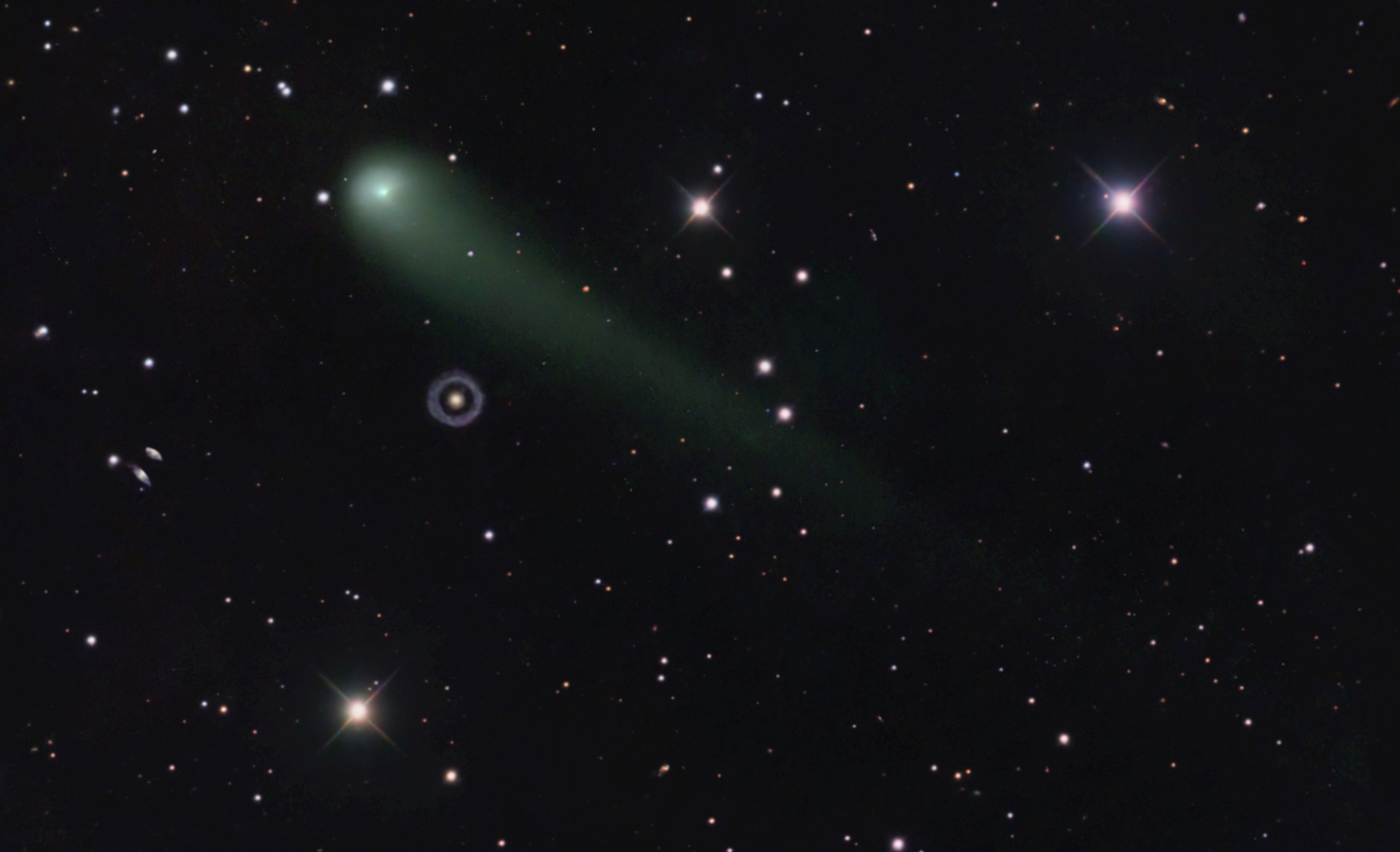 Hoag's Object and Comet C/2019 T4 - Sky & Telescope - Sky & Telescope