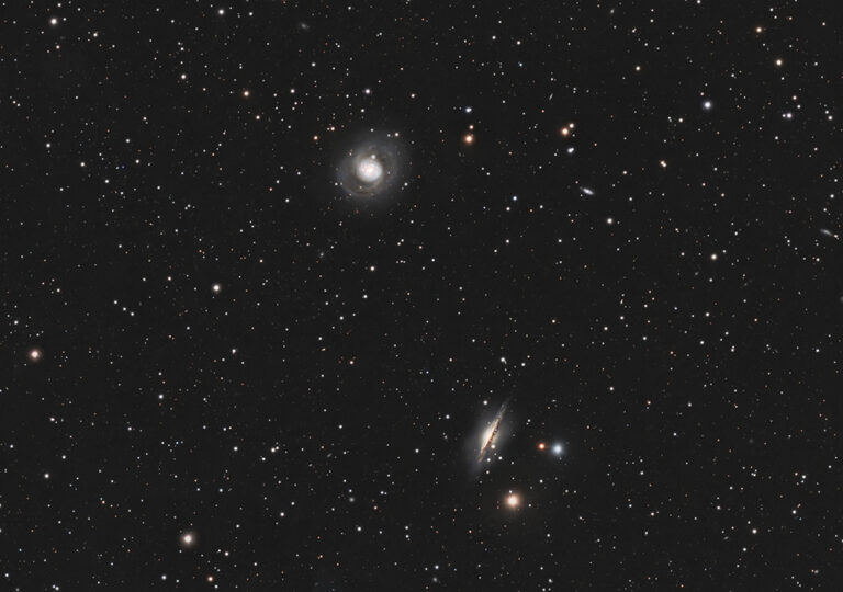 Cetus' dynamic duo: Squid Galaxy (m77) and the beautiful galaxy NGC1055 ...