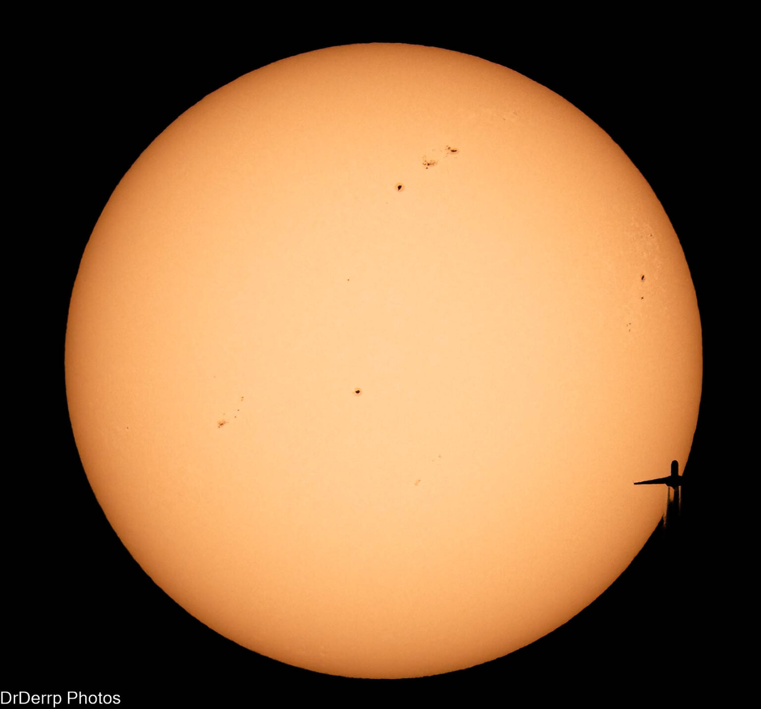 Plane transit sun - Sky & Telescope - Sky & Telescope