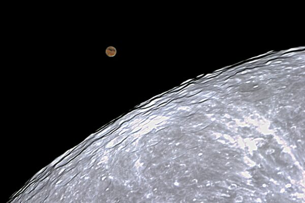 Moon and Mars conjunction - Sky & Telescope - Sky & Telescope