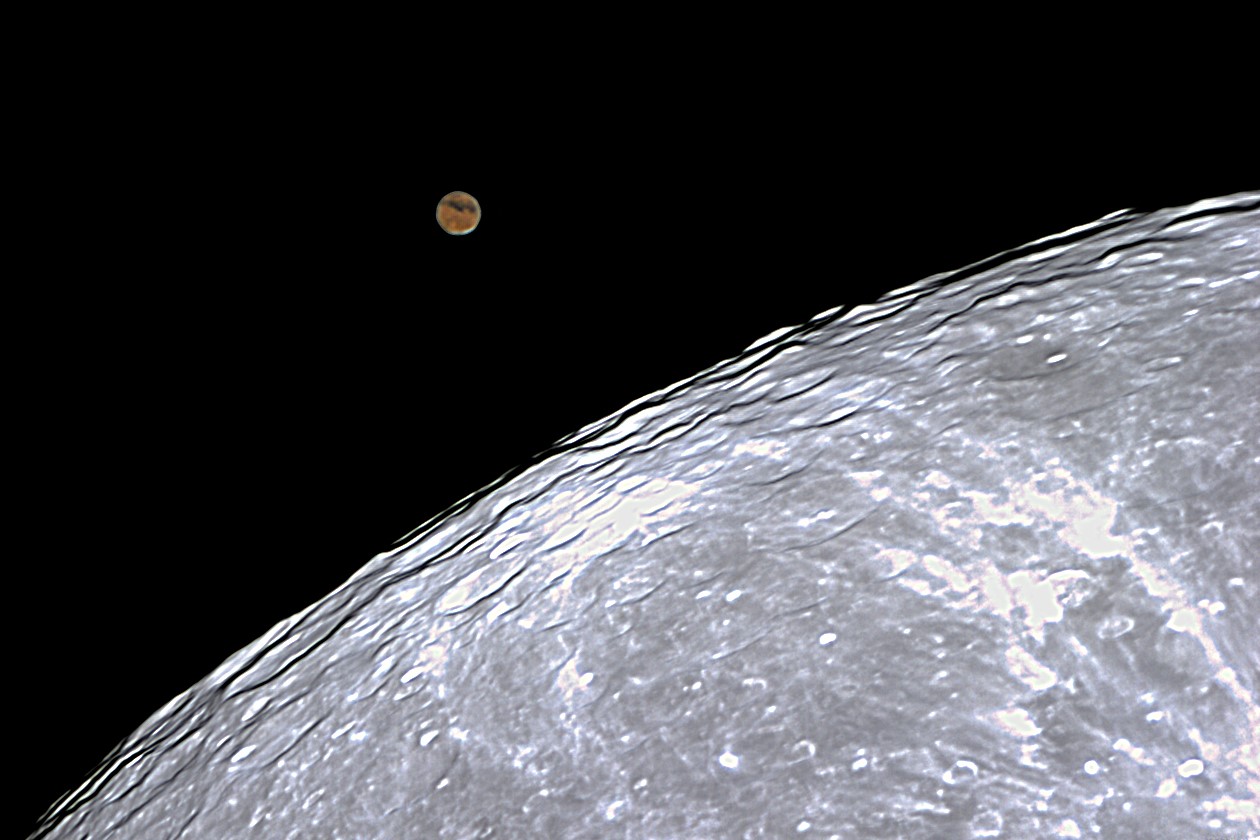 Moon and Mars conjunction - Sky & Telescope - Sky & Telescope