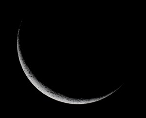 Two Days Old Moon | Luis Argerich - Sky & Telescope - Sky & Telescope