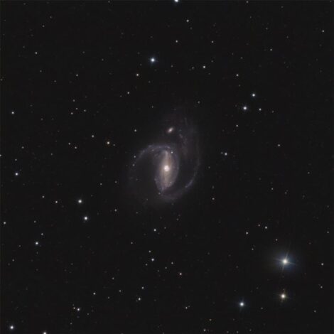 NGC 1097 - an interactive galaxy in Fornax - Sky & Telescope - Sky & Telescope